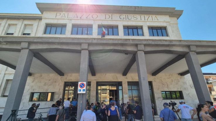 Sorelle ritrovate, il padre e il compagno di Valentina D'Acunto ...