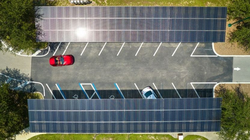 Carport fotovoltaico: come sceglierlo, prezzi, vantaggi