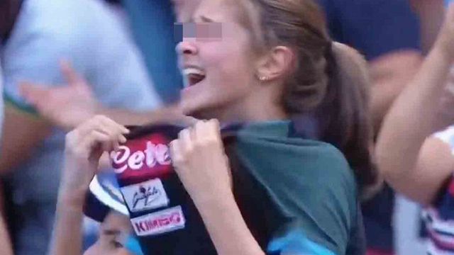 Napoli, Nuova Bellezza: virale l'esultanza della ragazza in tv