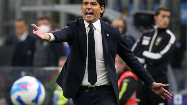 Tifosi Milan senza pietà: ironia social su mister "Spiaze" e l'Inter