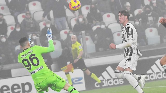 Juve Subito Vlahovic E Zakaria Tifosi In Delirio Ma Cè Un Caso