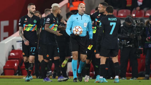 Inter, vittoria amara: Sanchez rovina tutto. Highlights e pagelle