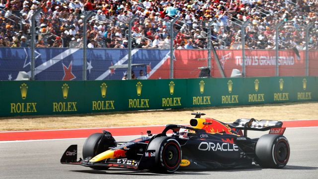 F1, Verstappen trionfa negli Usa. Terza la Ferrari di Leclerc