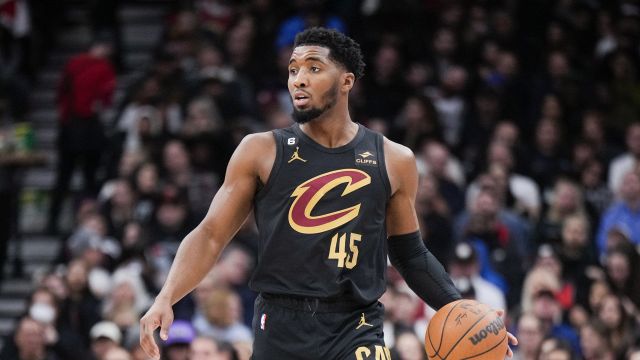 NBA: Mitchell manda al tappeto i Lakers di James