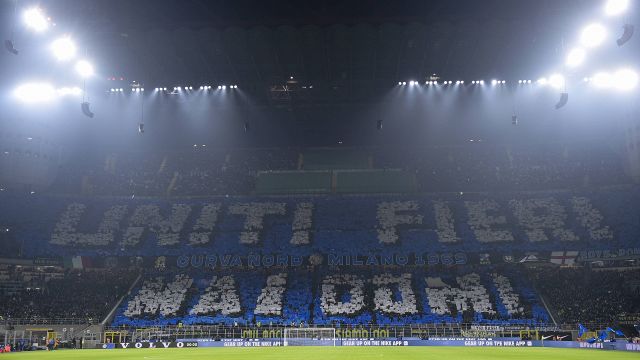 Finale Champions League, la Curva Nord ai tifosi dell'Inter: vestiti di ...