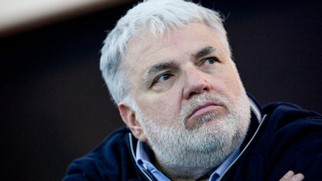 Roberto Perrone è morto a soli 65 anni, perché era un giornalista unico