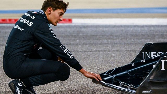 F1, l'Alfa Romeo di Zhou prima nei test: Mercedes già costretta a ...