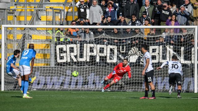 Spezia-Napoli, la moviola: riflettori su rigore negato, quello assegnato e sul gol annullato a ...