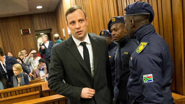 Oscar Pistorius, niente libertà vigilata 10 anni dopo aver ucciso la ...