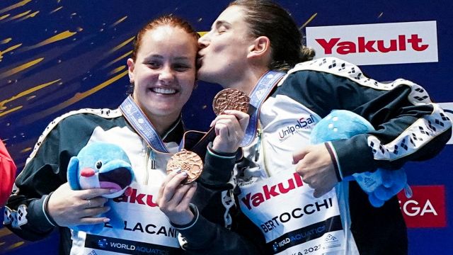 Mondiali di Nuoto 2023, tuffi: Bertocchi-Pellacani di bronzo nel sincro ...