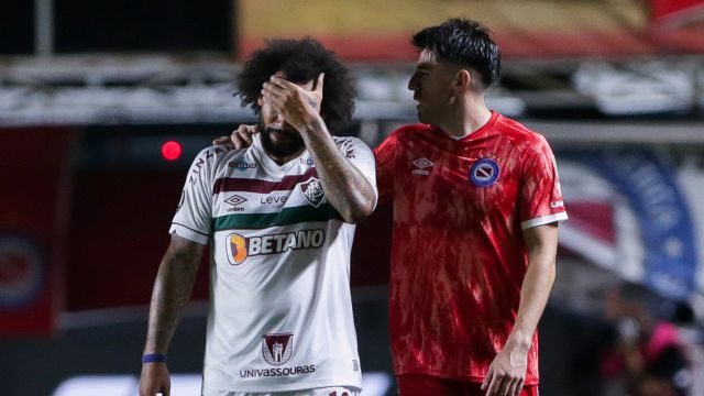 Libertadores: l’ex Real Marcelo da horror, spezza gamba all’avversario ...