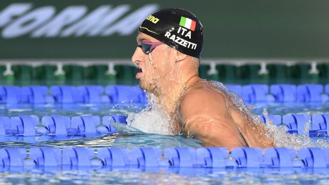 Nuoto Assoluti Razzetti nella storia: record nei 400 misti e pass per ...