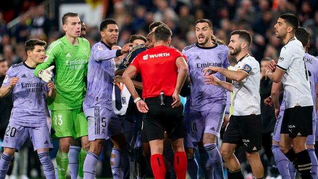 Liga, Valencia-Real Madrid: il clamoroso errore di Manzano che nega il ...