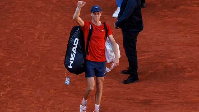 Roland Garros, per Sinner una sconfitta che i numeri faticano a ...