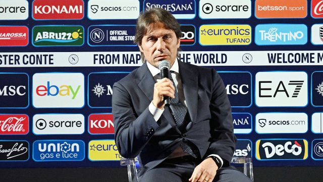 Napoli, Conte non cambia: “Voglio una squadra incazzata, decido io chi resta. E Kvara rimane"