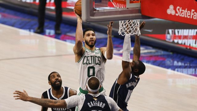 NBA Finals, si sveglia Irving, ma Boston non dorme: 3-0 nella serie (con brivido) e anello a un ...