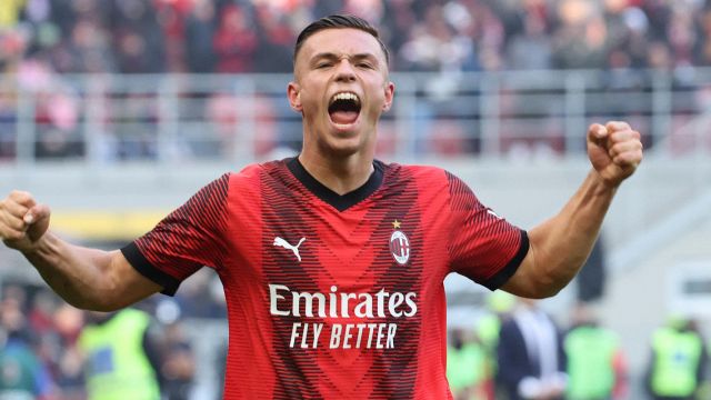 Milan, Simic è un caso: i tifosi si ribellano alla cessione all’Anderlecht