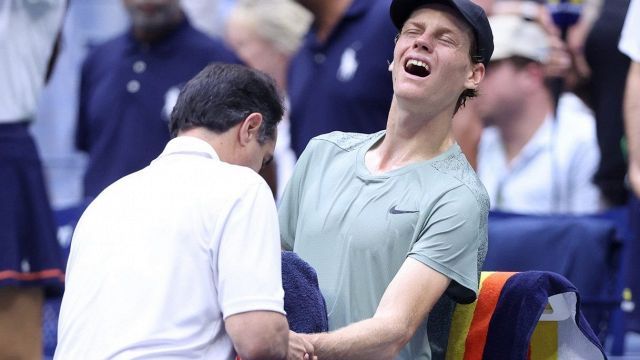Us Open, paura Sinner: cade e si fa male al polso, arriva il ...