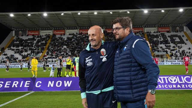 Baldini, l’abbraccio a Di Carlo 17 anni dopo il calcione ma in campo il ...