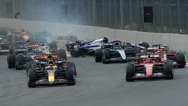 Rivoluzione F1: presentazione unica, l'idea show di Domenicali. T-Tray ...