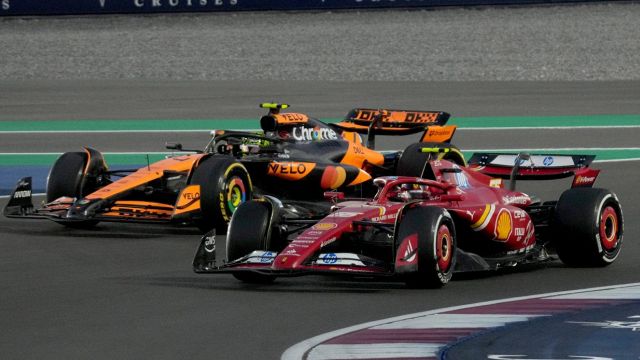 Gp Abu Dhabi prove libere: doppietta Norris-Piastri, Sainz quarto. McLaren spaventa una Ferrari ...