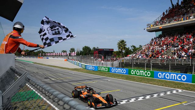 F1 GP Spagna: doppietta McLaren, Piastri vince su Norris. Leclerc a podio, Verstappen ...