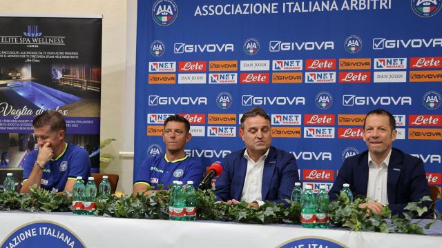 Caos arbitri: l'Aia smentisce scissione, Rocchi sotto accusa, la ...