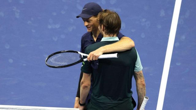 “Bublik irrispettoso”, Sinner dribbla la domanda scomoda: il record tolto a Djokovic e l ...