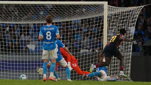 Genoa-Napoli, Ekhator gol di tacco alla Bettega: il talento a km zero ...