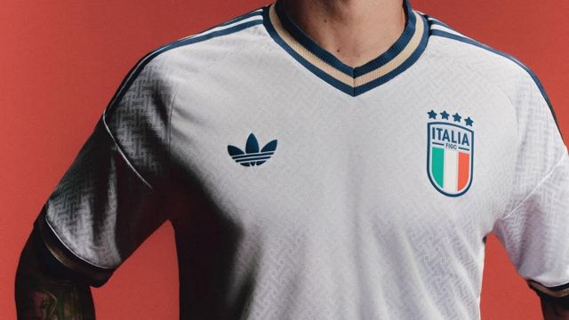 Italia, presentato il nuovo kit away firmato Adidas: eleganza e ...
