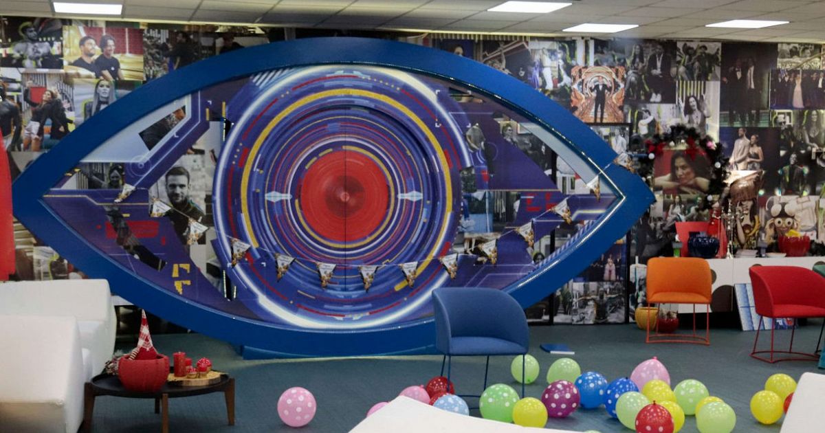 GF Vip, stanza disagiata e giardino metafisico: casa trasformata