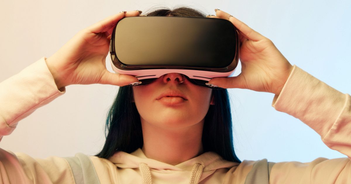 Visore 3D trasforma il viso del tuo fidanzato nel tuo attore preferito