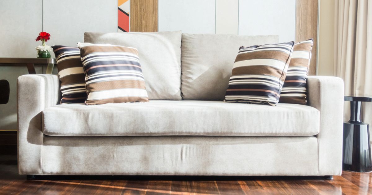 Mettere il divano in questa posizione significa che sei "povero ...