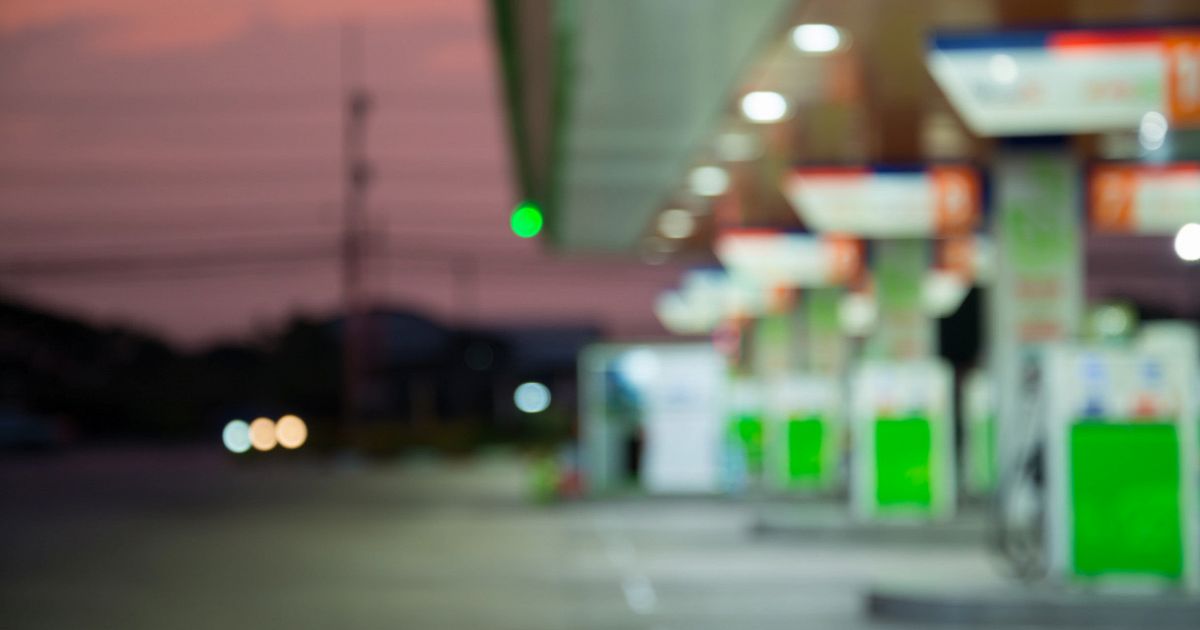 Video dell'anziano al benzinaio, cosa è successo alla pompa di benzina ...