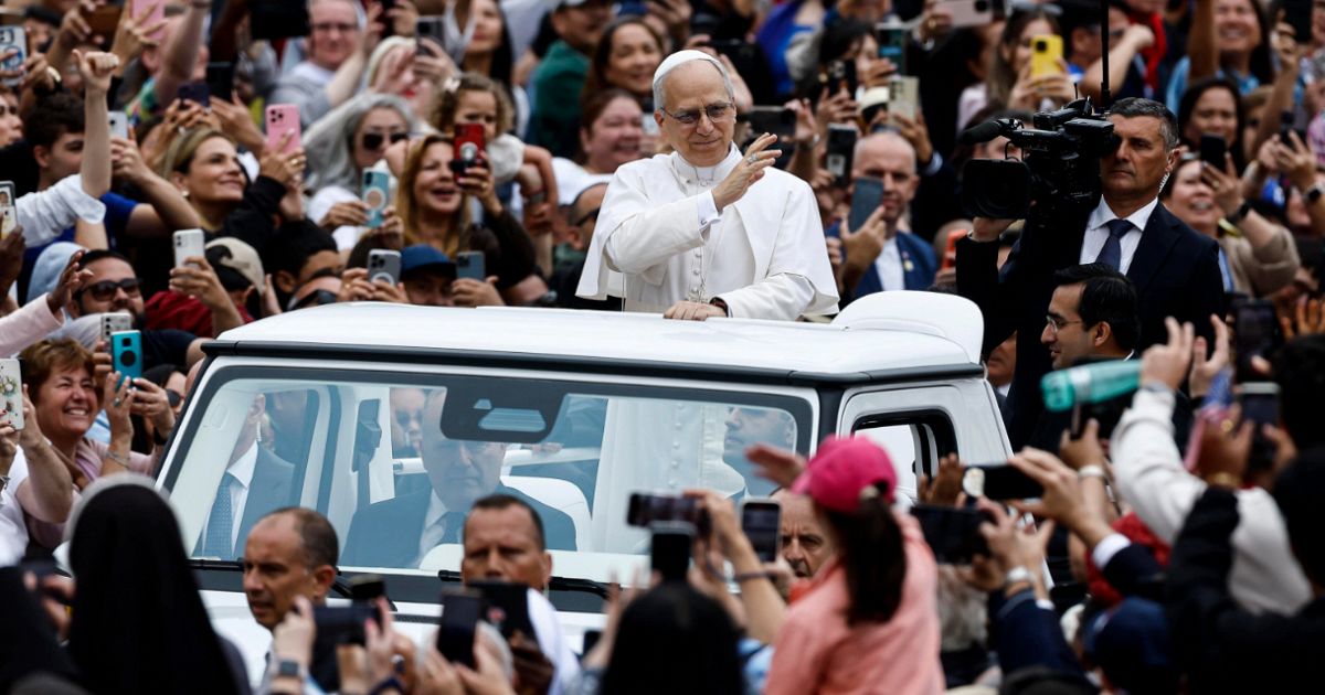 La nuova papamobile ha un dettaglio mai visto prima: cosa ha chiesto ...