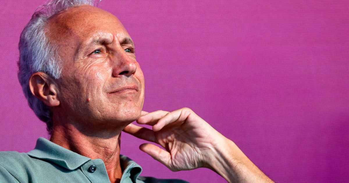 Compleanno speciale per Marco Travaglio: quanti VIP festeggiano con lui ...