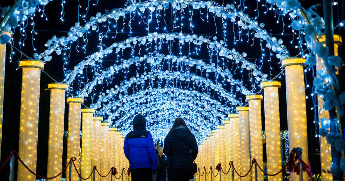 Natale da record: a Leggiuno brillano più di un milione di lucine ...