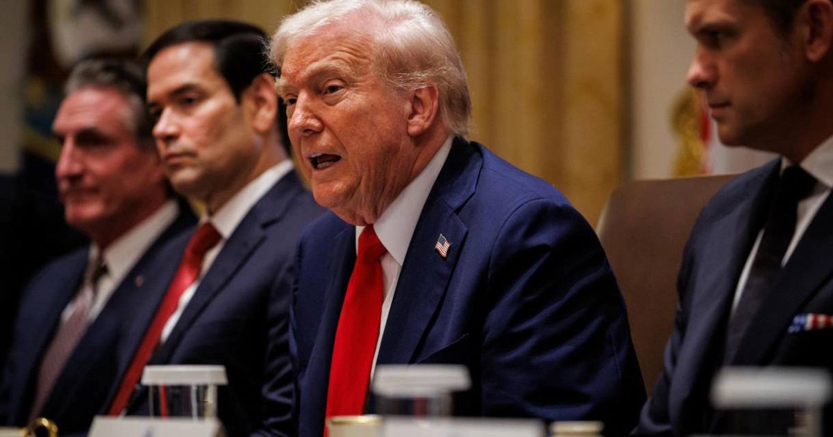 UFO, Trump rilascia nuovi documenti esplosivi: le incredibili sfere ...