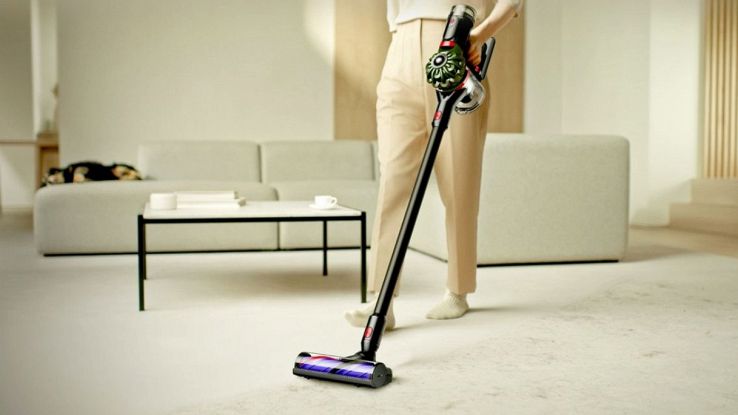 Dyson, crolla il prezzo dell'aspirapolvere top: minimo storico | Libero ...