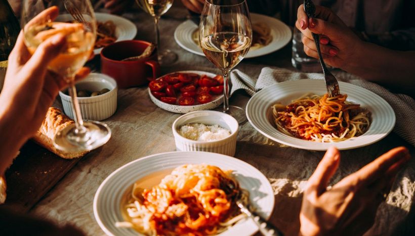 A che ora è meglio cenare: la risposta della scienza