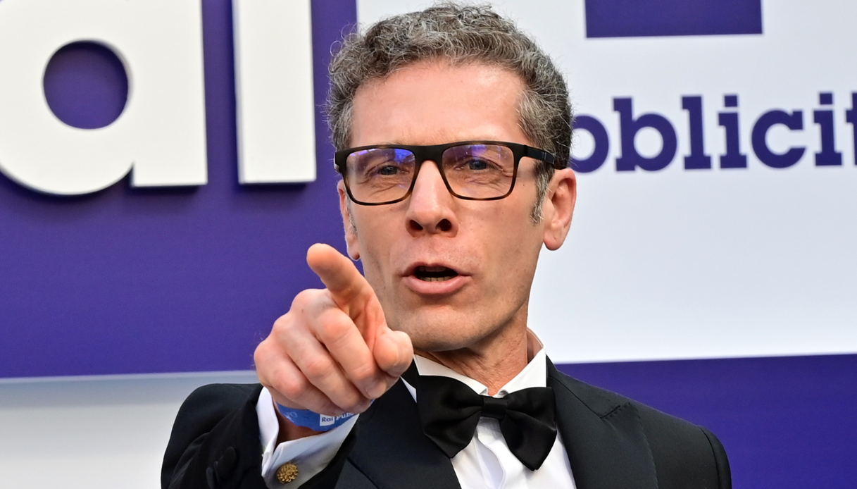 Prof Maggi e il poeta che eliminerebbe dal programma: "Due palle"