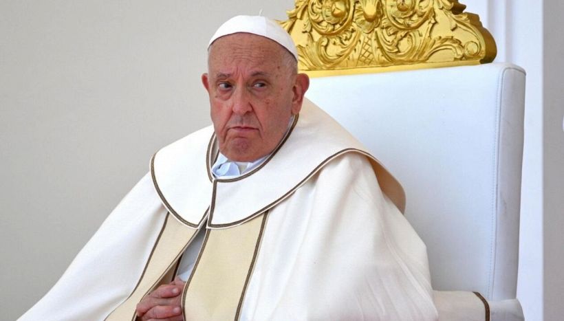 Chi è il camerlengo, il sostituto del Papa quando muore, e che poteri ha