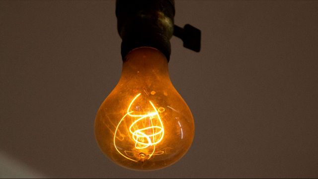 L'incredibile storia della lampadina centenaria L'incredibile storia della lampadina centenaria