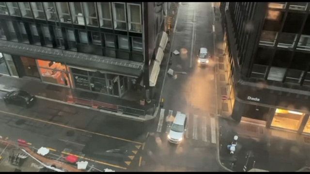 Arriva il maltempo a Milano, nubifragio e raffiche di vento Arriva il maltempo a Milano, nubifragio e raffiche di vento